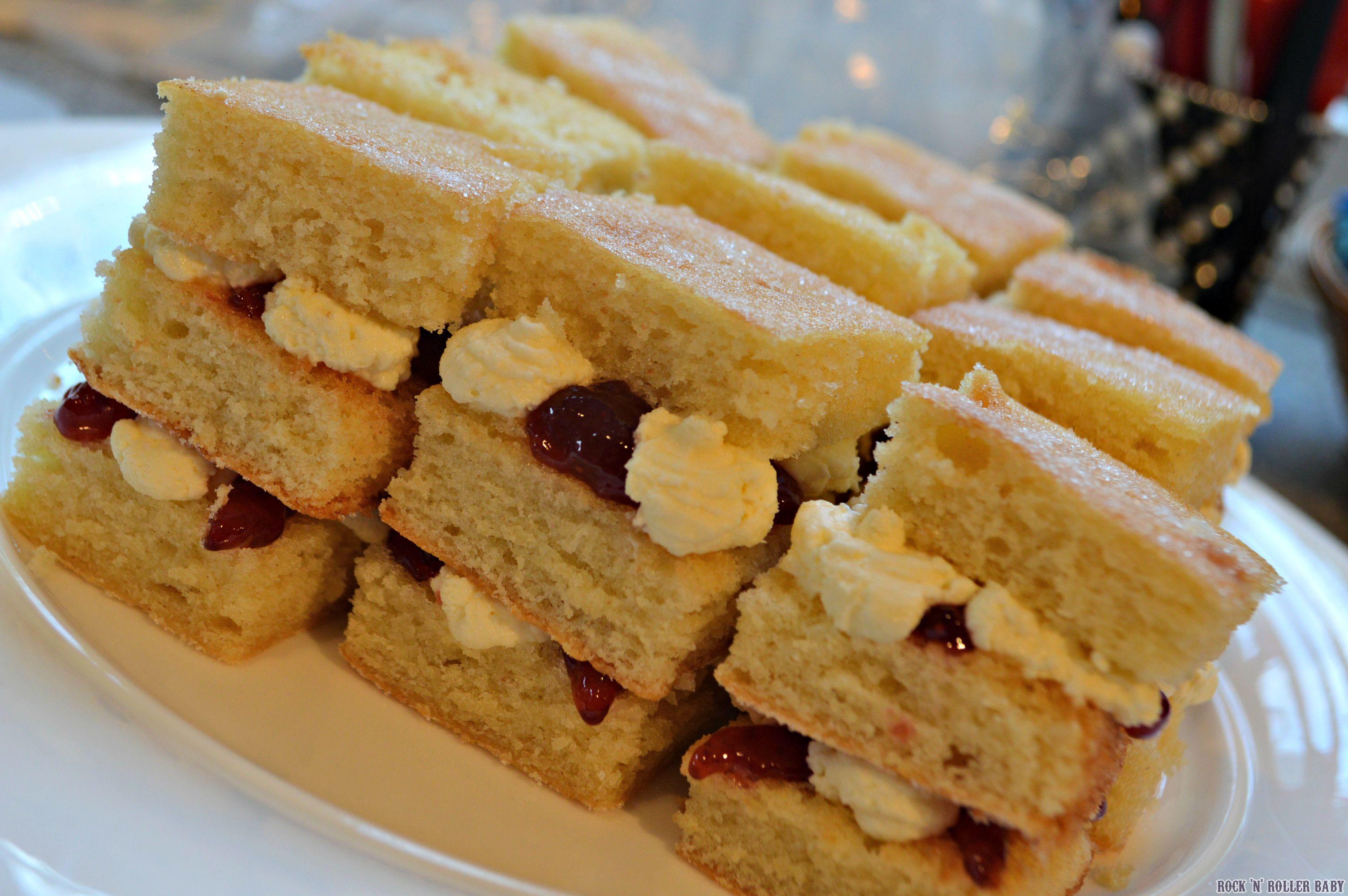 Mini Victoria Sponge Cakes! | RocknRollerBaby